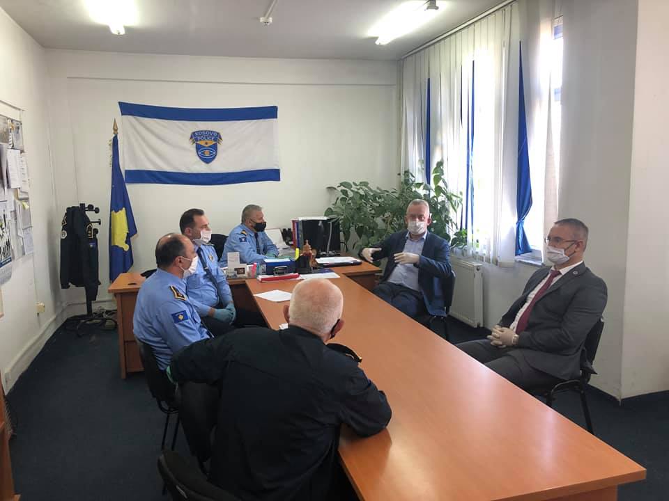 Drejtori i Përgjithshëm i Policisë së Kosovës z. Rashit Qalaj bashkë me ...